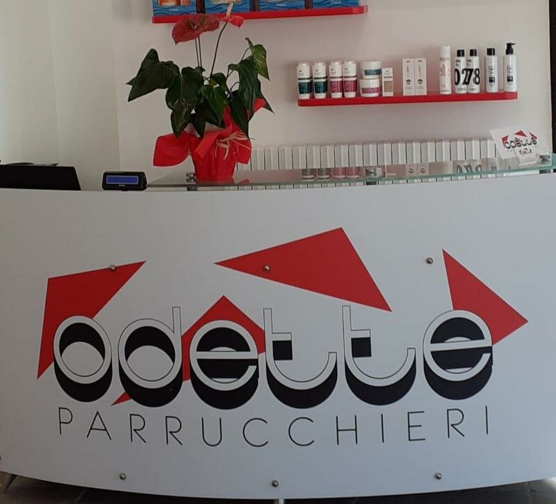 Kuaförler Odette Parrucchieri, Lombardiya, foto