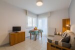 Residence San Giovanni (Liguria, Provincia di Savona, Loano, Via Martiri delle Foibe, 3), otel  Ligurya'dan
