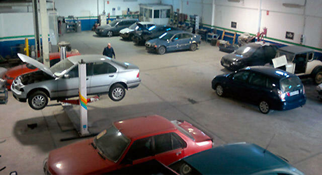 Oto kaporta Taller Guerrero Automoción, Endülüs, foto