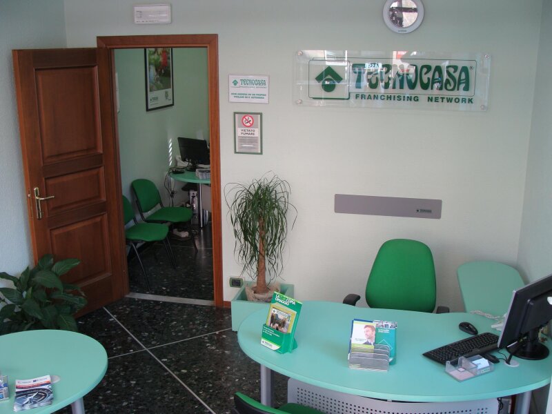 Emlak ofisi Affiliato Tecnocasa Studio Piave SAS, Piyemonte, foto