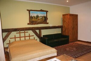 Akvarius (вулиця Макаренка No:2), otel  Lviv'den