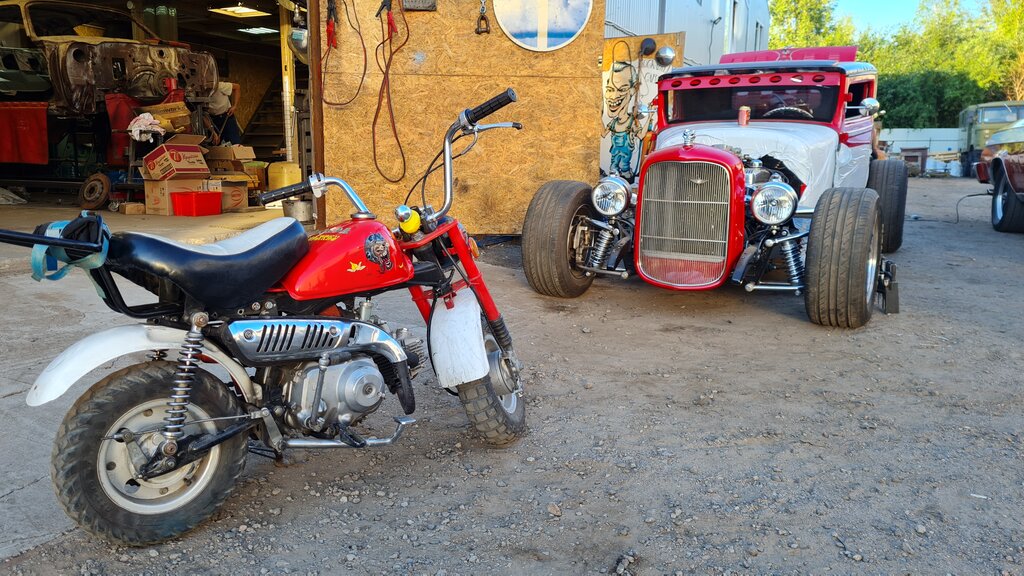 Restorasyon atölyeleri Rockabilly Garage, Saint‑Petersburg, foto