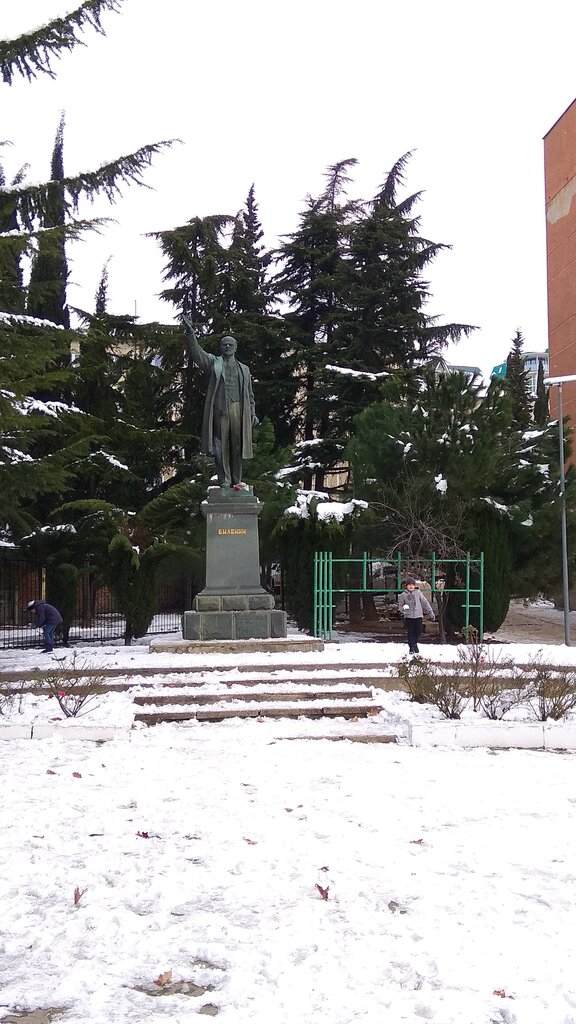 Anıt, heykel В.И. Ленин, Aluşta, foto