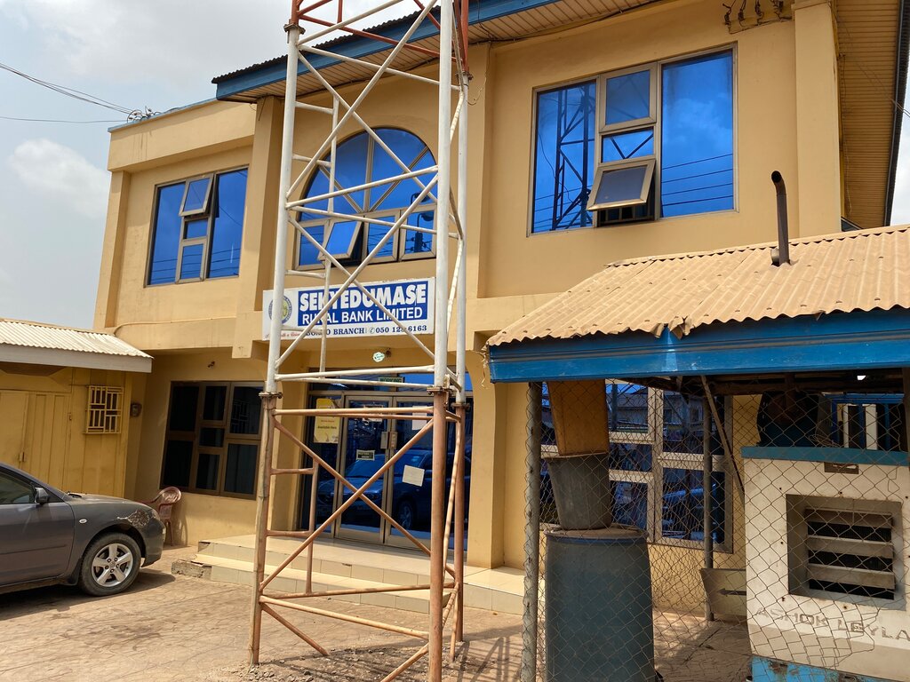 Banka Sekyedumase Rural Bank, Kumasi, foto