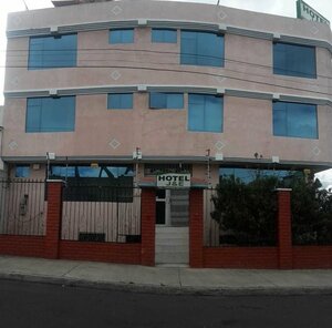 J&e hotel (Tungurahua, Ambato), otel  Ambato'dan
