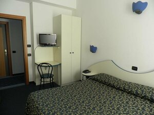 Hotel Torre Imperiale (Lombardy, Provincia di Varese, Piazza Roma, 1), otel  Lombardiya'dan