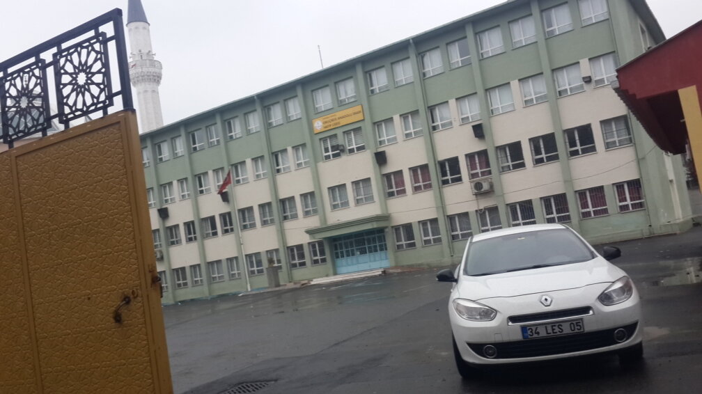 Ortaokul Aksoy İmam Hatip Ortaokulu, İstanbul, foto
