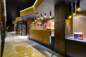 Senator (Nursultan Nazarbaev Avenue No:33/4), otel  Karağandı'dan