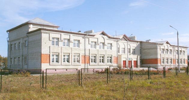 Ortaokul Maou-Lopushskaya SOSh im. N. M. Gribacheva, Brianskaya oblastı, foto