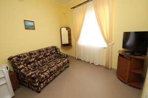 Grinvich (Бахчисарайская улица No:10, посёлок городского типа Заозёрное), otel  Kırım Cumhuriyeti'nden