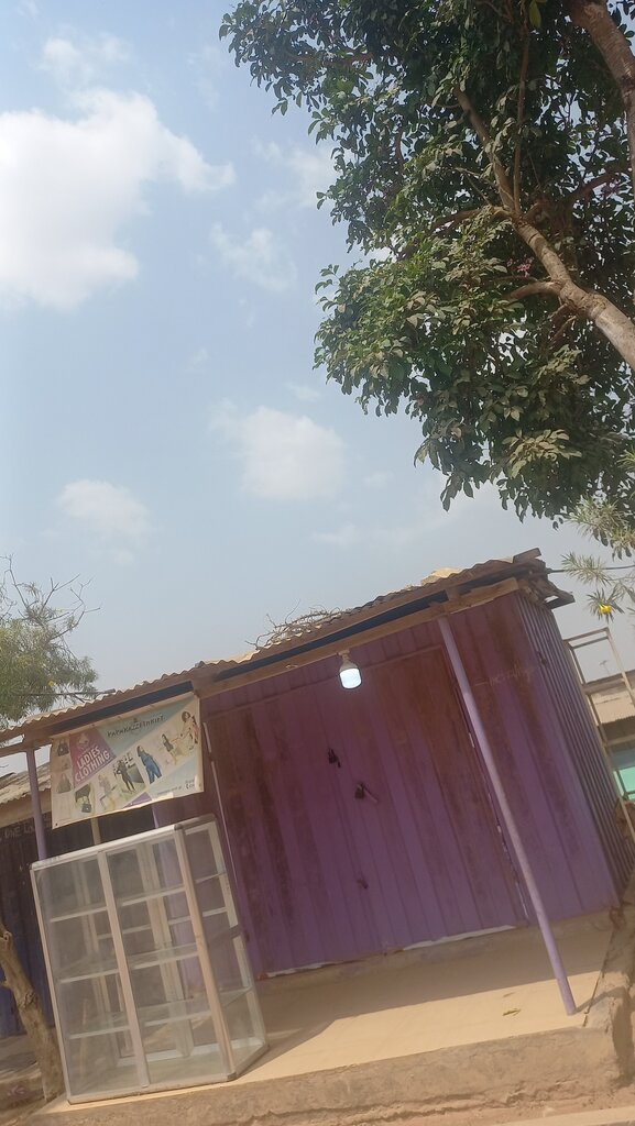 Giyim mağazası Paparazzi Thrift, Dünya, foto