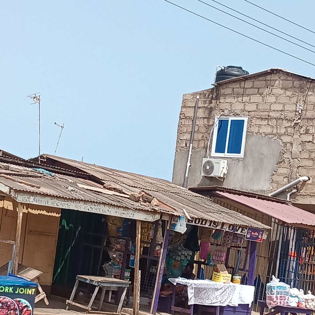 Market God is Love, Dünya, foto