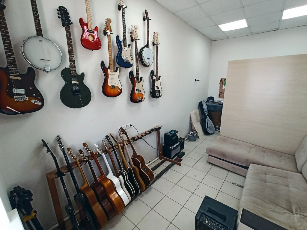 Enstrüman mağazaları Rock Sound, Tiumen, foto