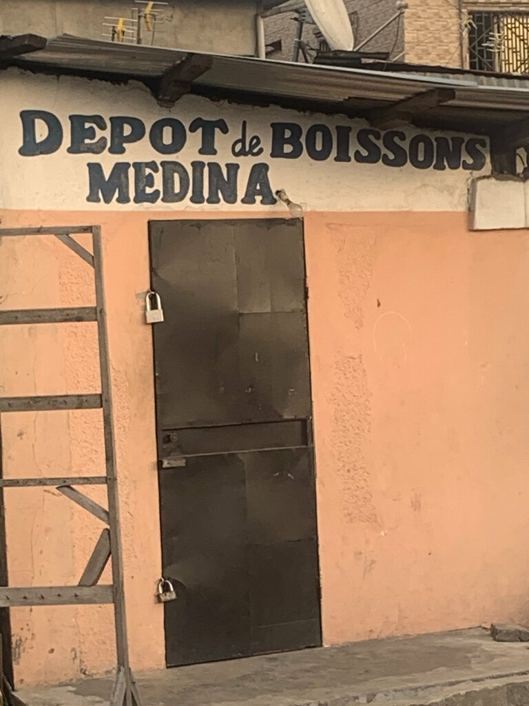 Alkollü içecekler Médina, Brazzaville, foto