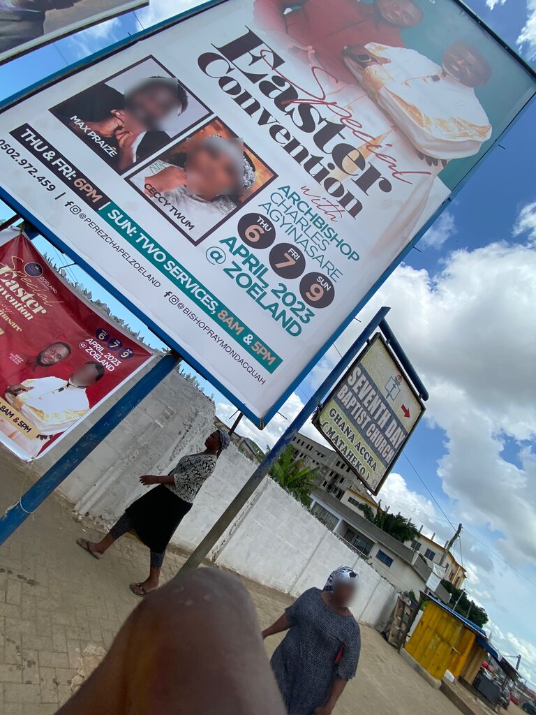 Dini dernekler Perez Chapel International, Akra, foto