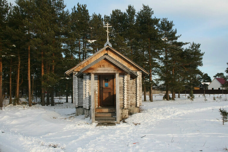 Şapel, haç anıtı Часовня Петра и Павла, Karelya, foto