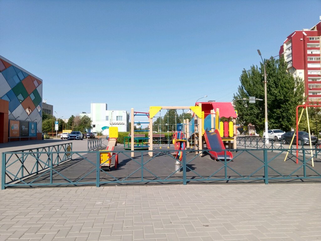 Oyun alanı Playground, Voljski, foto