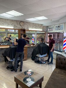 East coast barbershop (Русская улица No:27), berberler  Feodosya'dan (Kefe'den)