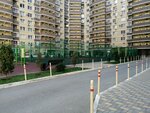 Спортивная площадка (ulitsa Dmitriya Blagoyeva No:31к2, Karasunskiy City administrative district, mikrorayon Gidrostroiteley), spor alanı  Krasnodar'dan