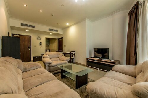 Jlt - Goldcrest Executive 1 Cluster C, short-term housing rental ...