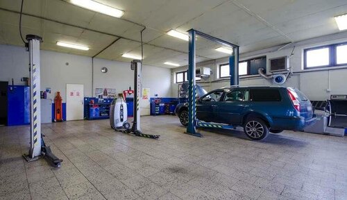 Otomobil kliması firmaları Euromaster K. A. L. T. Pneu - Kolín, Kolin, foto