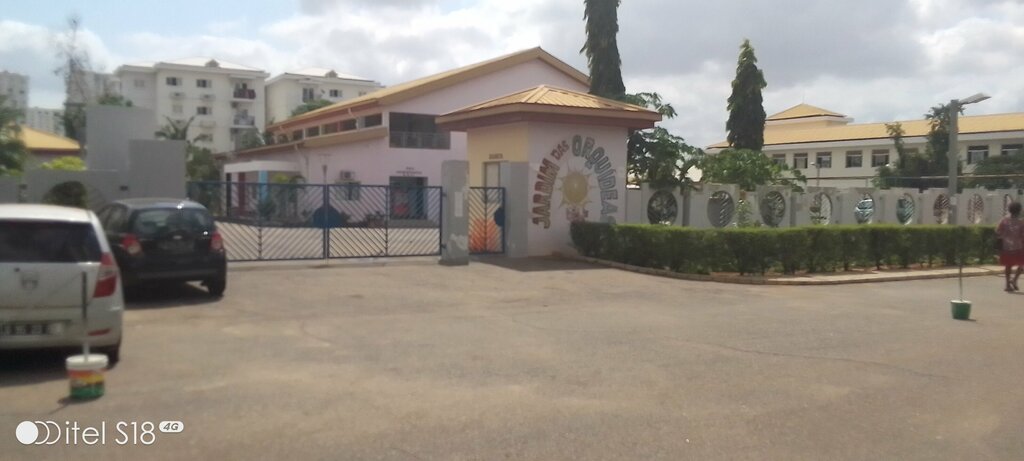 Anaokulları Creche Bloco W, Loanda, foto
