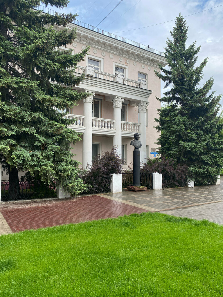 Anıt, heykel Памятник С. И. Манякину, Omsk, foto