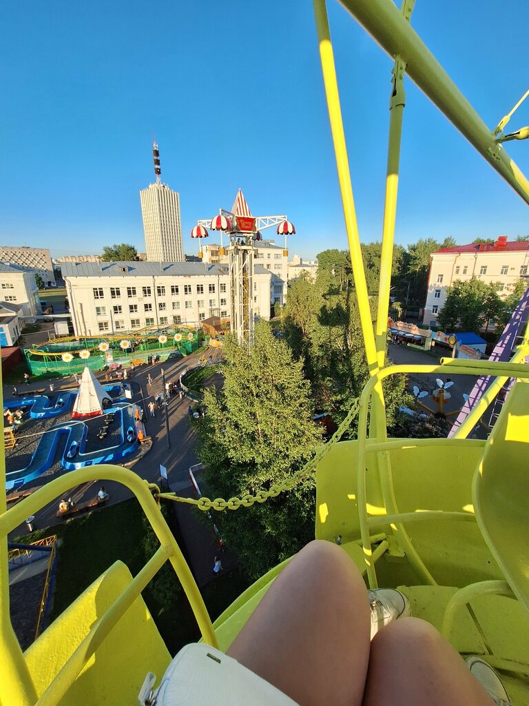 Atraksiyon Koleso obozreniya, Arhangelsk, foto