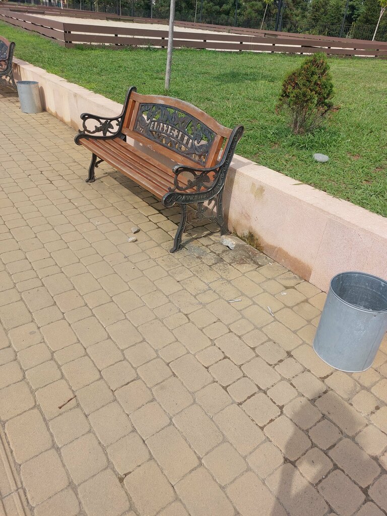 Kültür ve eğlence parkları 9th May Garden, Kabuletti, foto