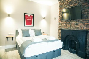 Hotel Tia (England, Liverpool, Liverpool, Anfield Road), otel  Liverpool'dan
