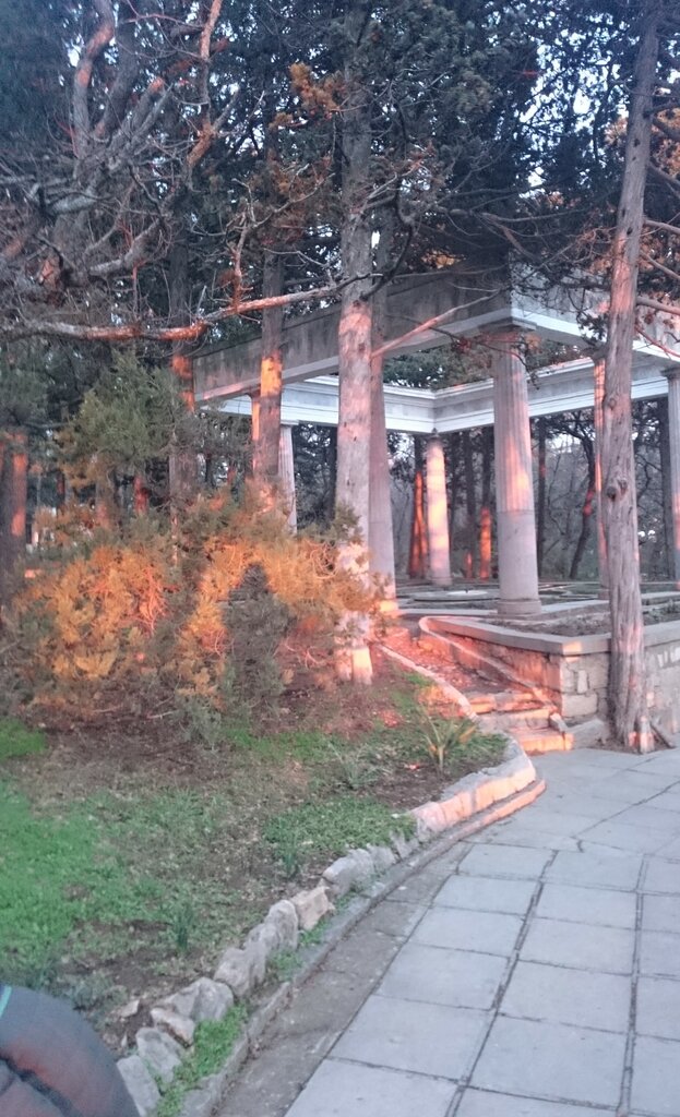 Turistik yerler Античный некрополь в Харакском парке, Kırım Cumhuriyeti, foto