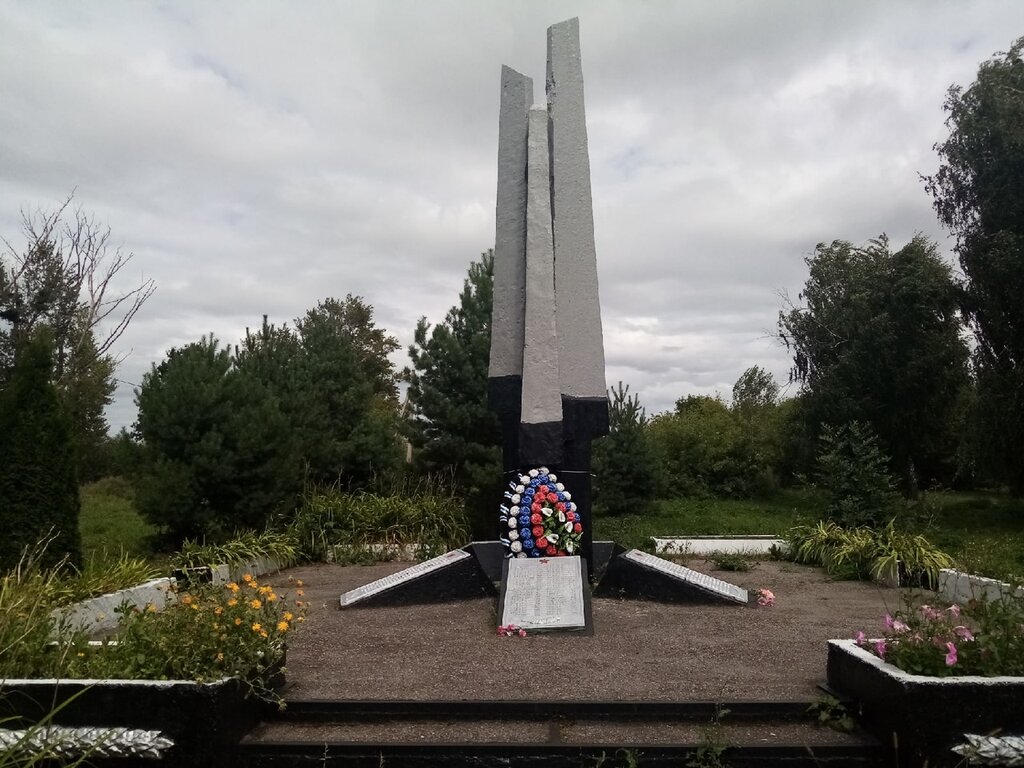 Anıt, heykel Обелиск односельчанам, павшим в годы Великой Отечественной войны, Riazanskaya oblastı, foto