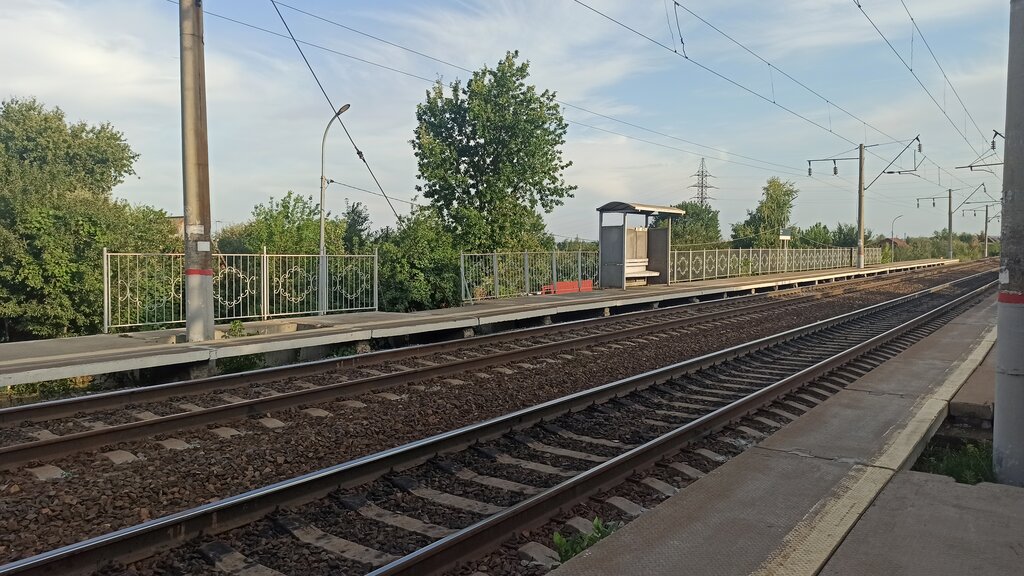 Tren istasyonu остановочный пункт Бытовик, Saratovskaya oblastı, foto