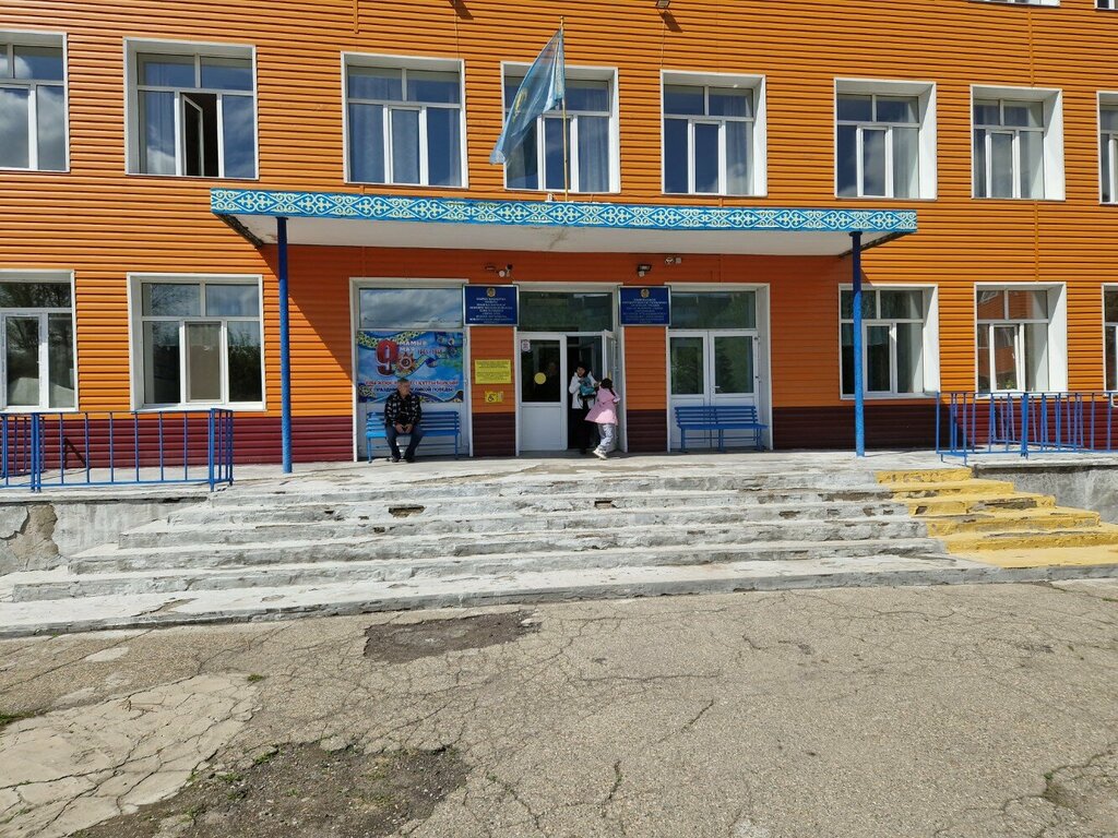 Yatılı okul Main Secondary Boarding School, Öskemen (Ust‑Kamenogorsk), foto