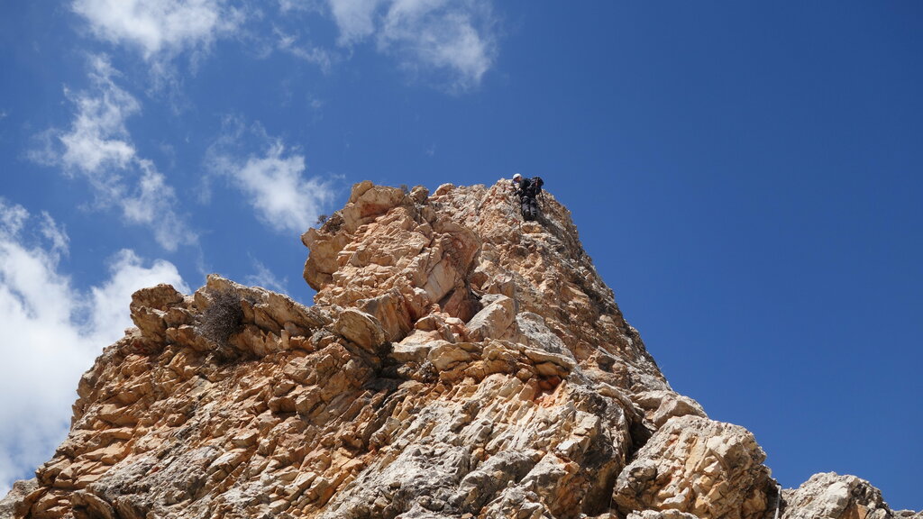 Dağ zirvesi Гора Малый замок 3196 метров, Batken İli, foto