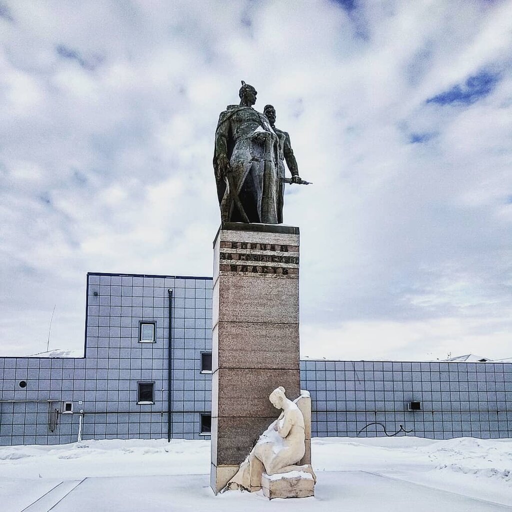 Anıt, heykel Борцам за Советскую власть, Tatarsk, foto