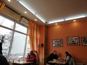 Kafe Vernisazh (Tsentralniy Boulevard No:3), kafe  Orehovo‑Zuyevo'dan
