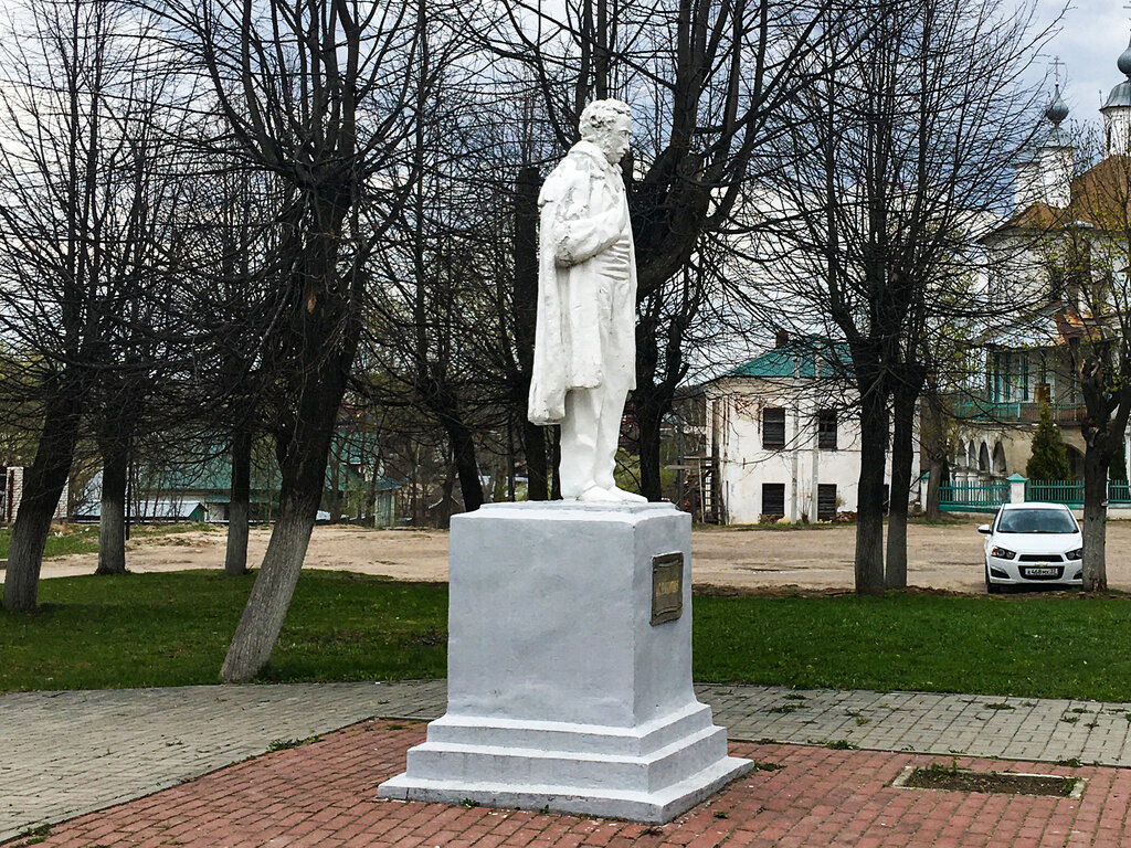 Anıt, heykel А.С. Пушкин, İvanovskaya oblastı, foto