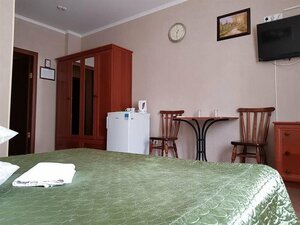 Dniprovsky (Bratyslavska Street No:14Б, Kyiv), otel  Kiev'den