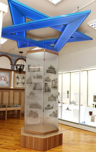 Müzeler ve sanat galerileri Uk Ivyevsky mezey natsionalnykh kultur, İvye, foto