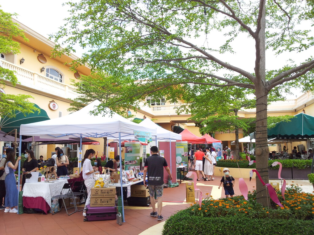 Alışveriş merkezleri Gold Coast Piazza, Hong Kong, foto