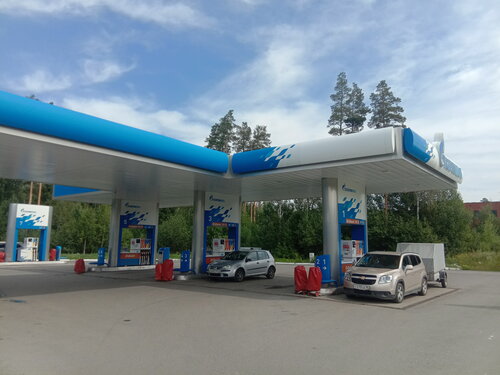 Benzin istasyonu Gazpromneft, Novouralsk, foto