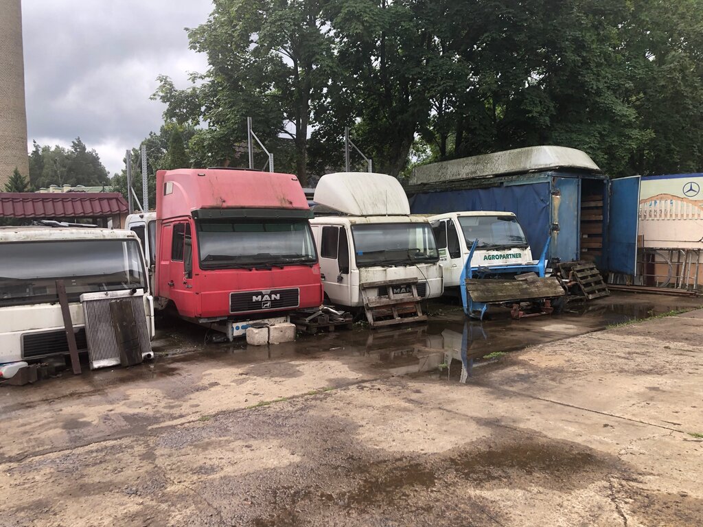 Çıkma yedek parça M10 service, Brestskaya oblastı, foto