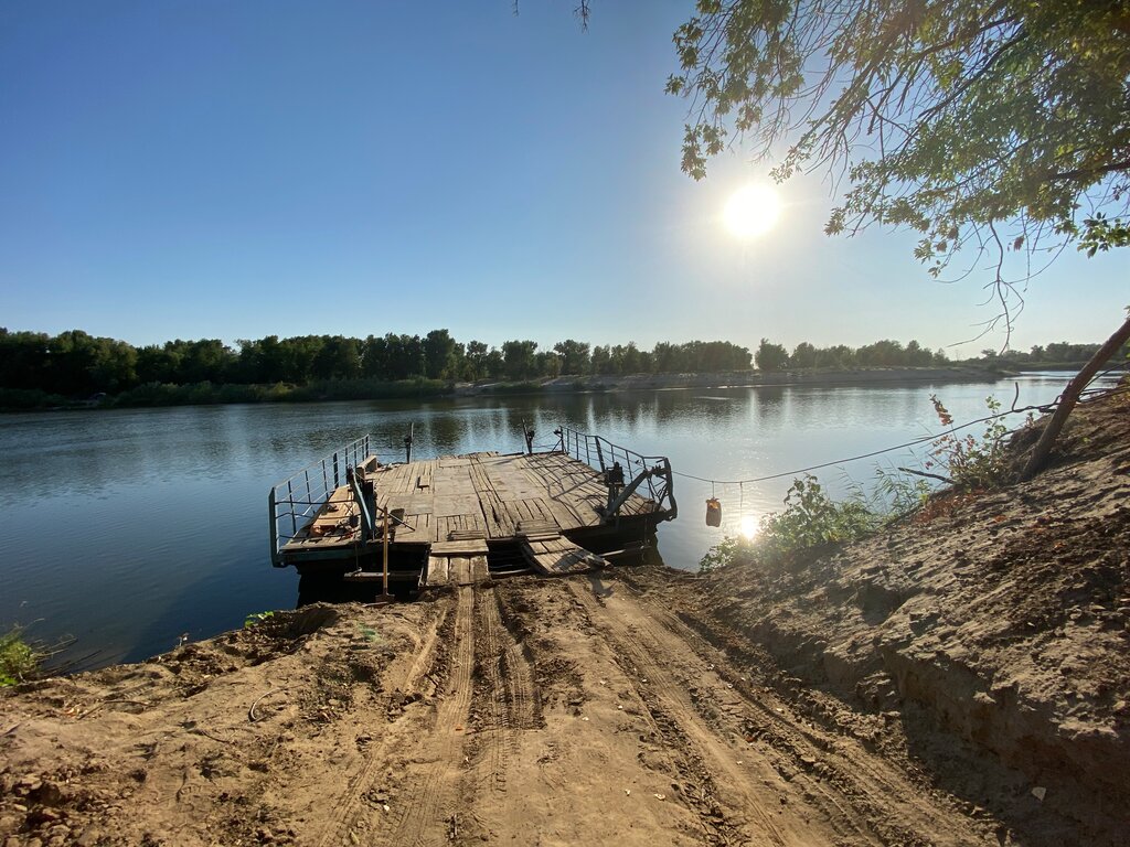 Araç nakliye Paromnaya pereprava, Astrahanskaya oblastı, foto