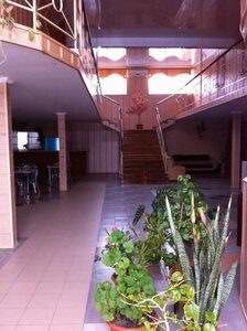 Motel Konstantinovka (вулиця Мірошниченка No:80), otel  Konstantinovka'dan