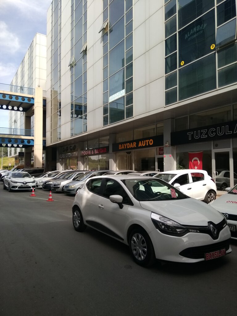 Otomobil satış galerileri Bayraktar Otomotiv, İstanbul, foto