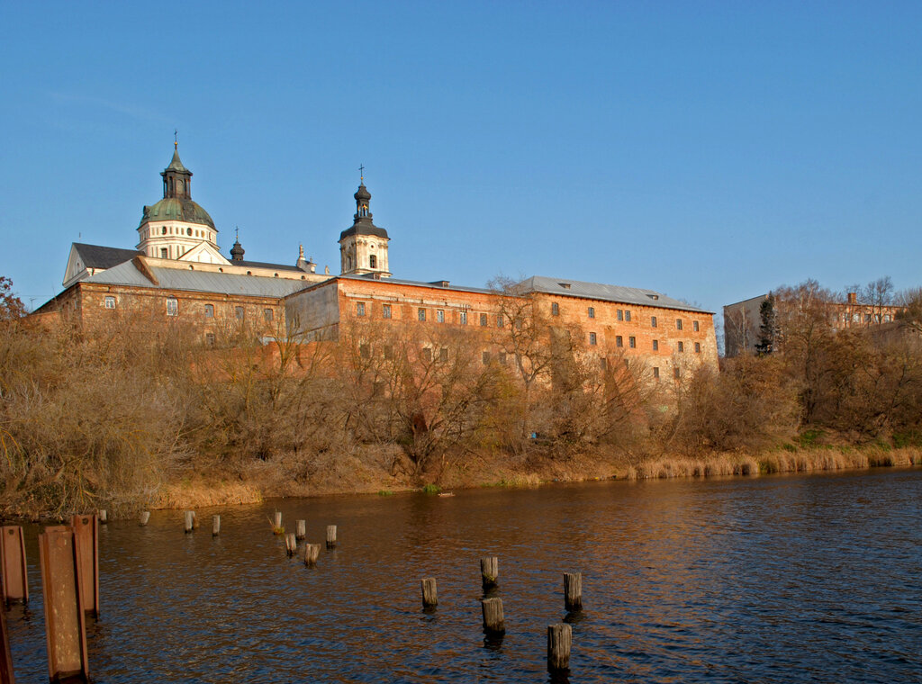 Manastır Klasztor karmelitów bosych w Berdyczowie, Berdichev, foto