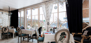 Grand Sova (Varvarinskaya ulitsa No:18), restoran  Plios'tan