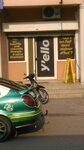 Y'ello (Brazzaville, Commune de Poto-Poto, Rue de Maya-Maya), i̇ş merkezi  Brazzaville'den