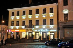 AllureInn (Центральна площа No:6), otel  Çernoviç'ten